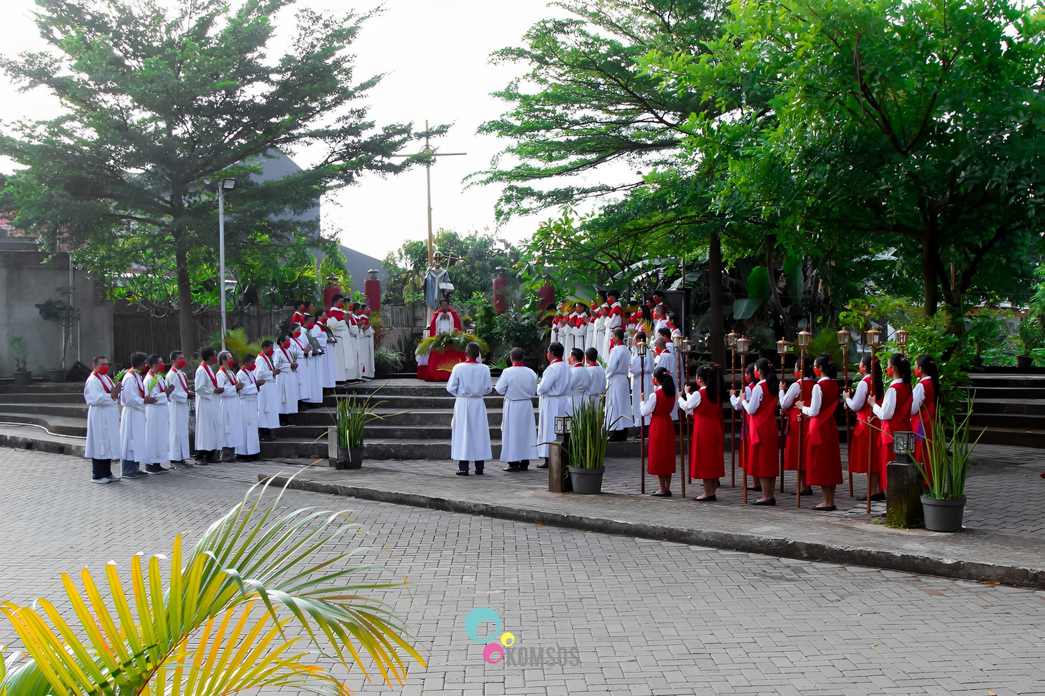SIMBOL KEMENANGAN DAN PENDERITAAN | Paroki Kuta Bumi - St. Gregorius Agung